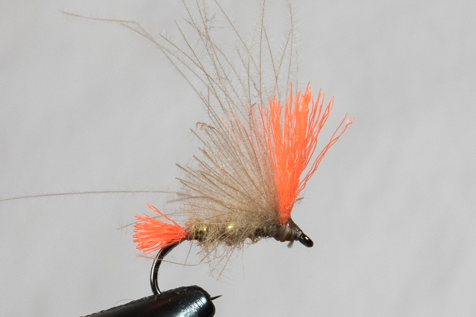 THYMABUS CDC CLAIR TAG ORANGE - Mouches Guy Plas